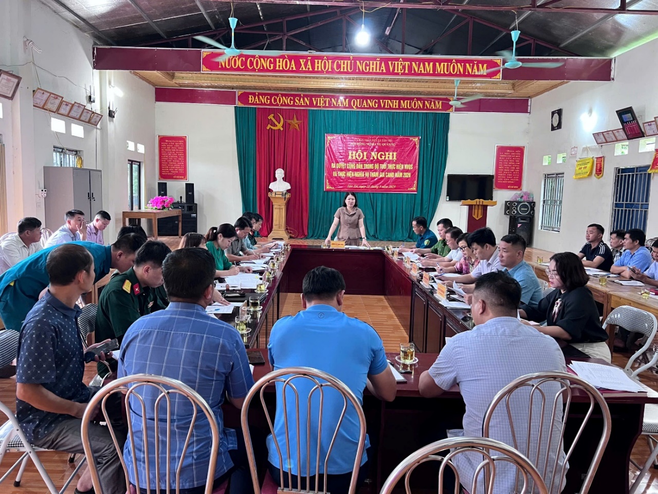 Hội đồng nghĩa vụ Quân sự xã Tân Tri tổ chức họp rà duyệt nam công dân ...